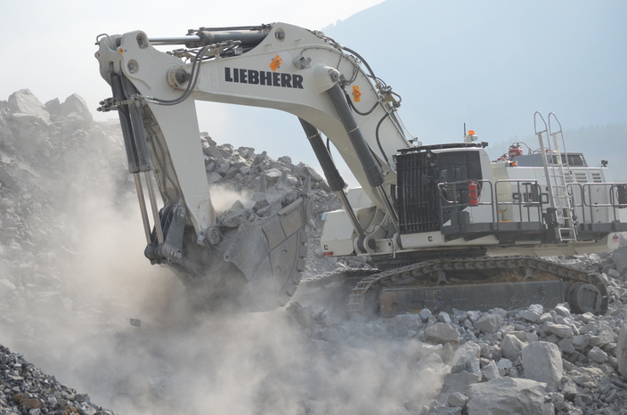 Liebherr at MINExpo 2012 - Exhibits - R 9150 Mining Excavator