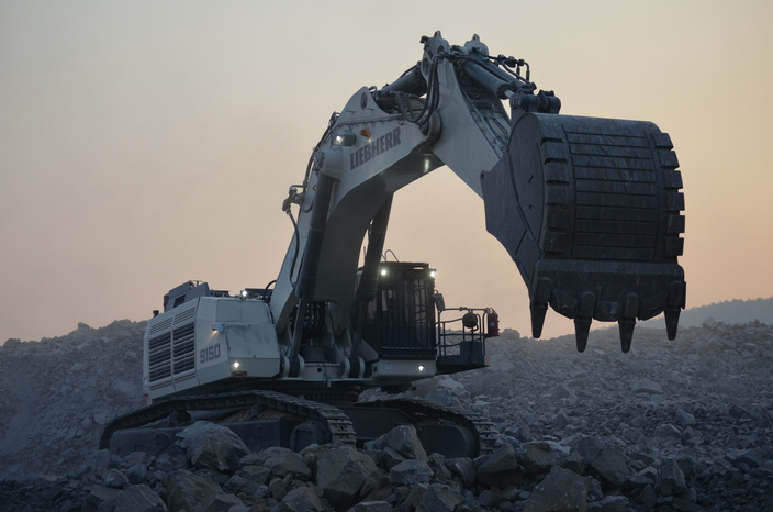 Liebherr at MINExpo 2012 - Exhibits - R 9150 Mining Excavator