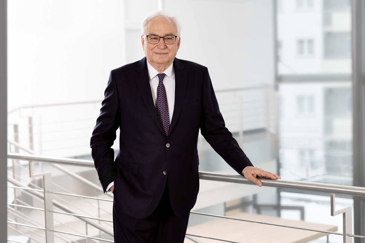 Liebherr annual report 2021: Interview with family shareholders - Liebherr