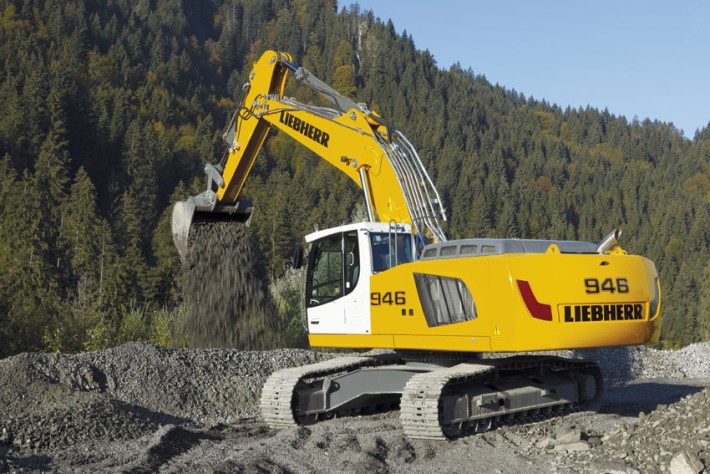 Liebherr präsentiert auf der Intermat 2015 mit dem R 946 den ersten ...
