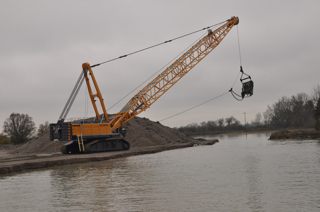 Jobsite premiere of Liebherr’s largest duty cycle crawler crane | Liebherr