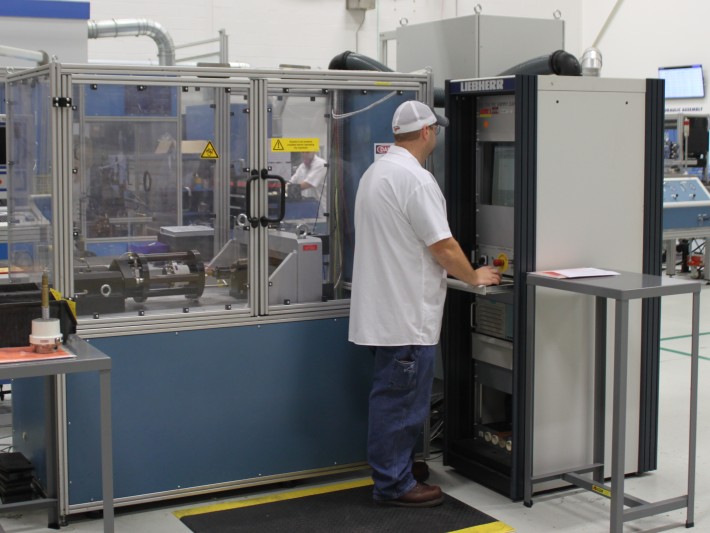 Now in operation: shimmy damper test rig for E-Jet landing gear systems ...