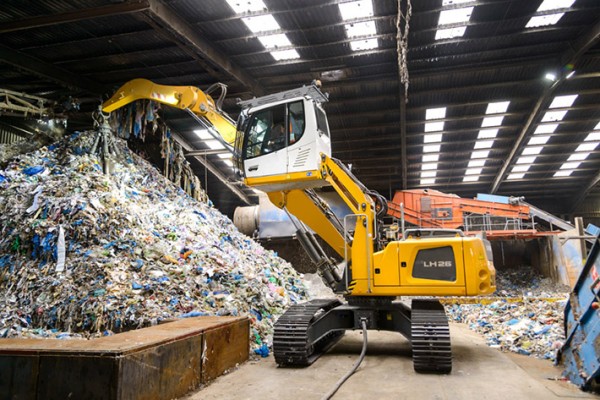 Efficiency with electric drive concept: The new Liebherr material ...