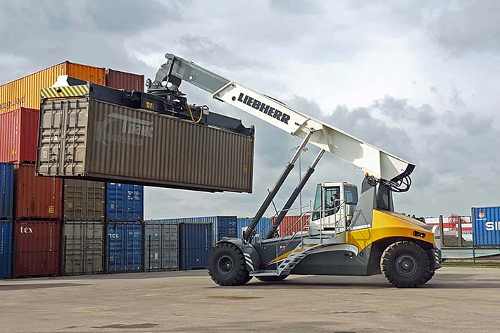 Liebherr reachstacker convinced with high performance | Liebherr