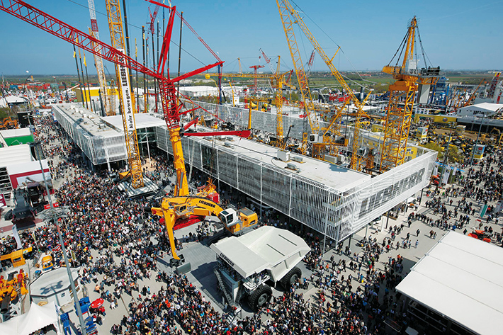 6 historical pictures of Liebherr at Bauma that you have never seen ...