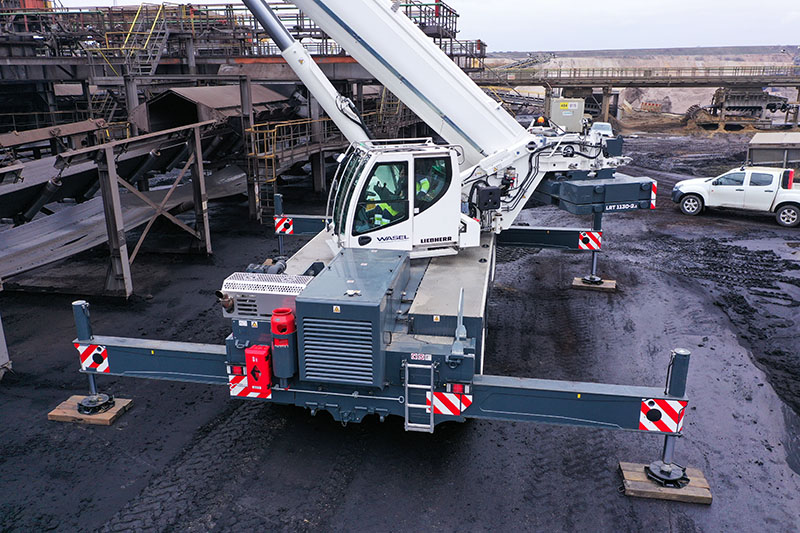 The long arm of Garzweiler: Liebherr RT crane at RWE | Liebherr