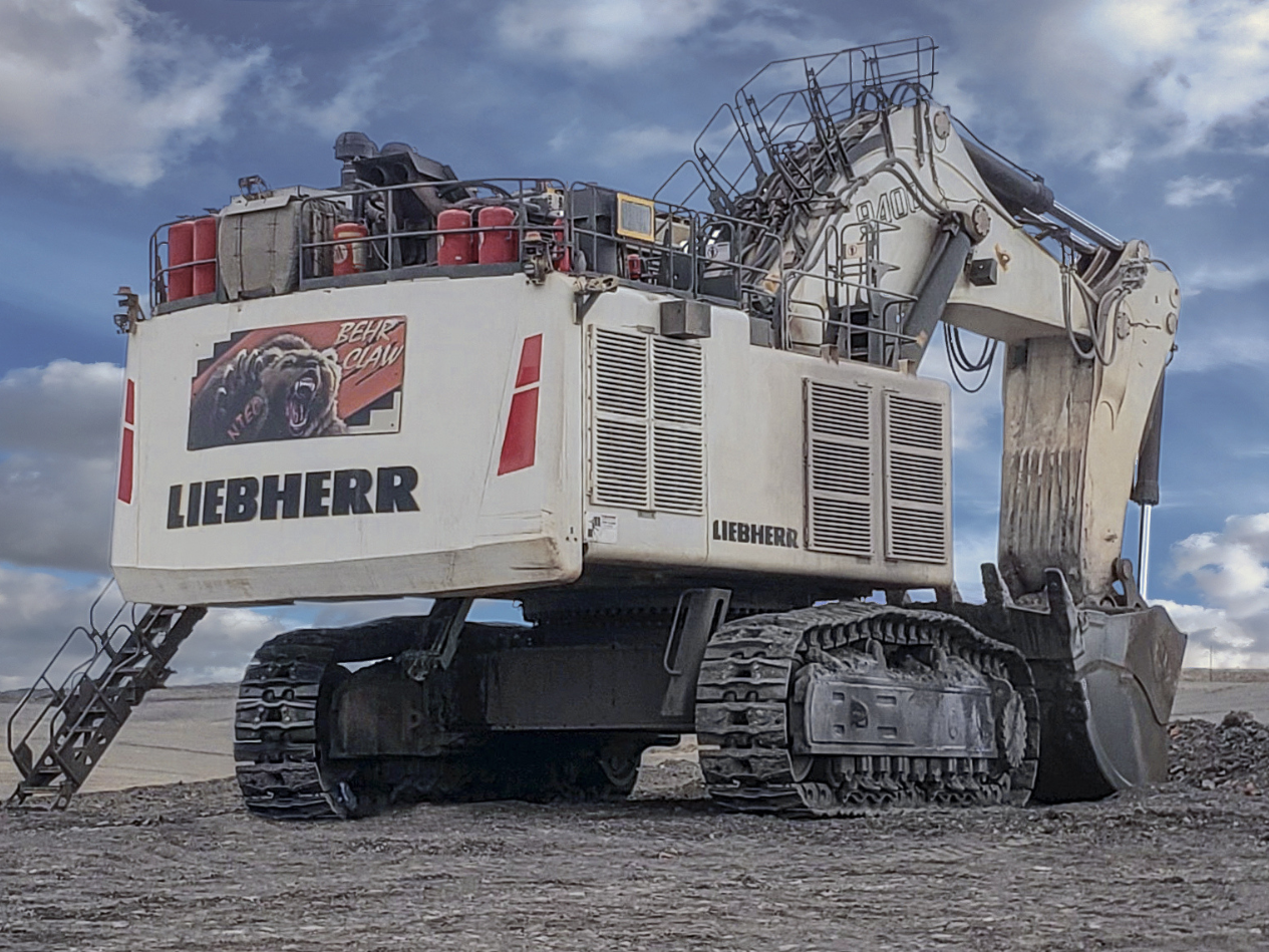 R 9400 helping restore native lands | Liebherr