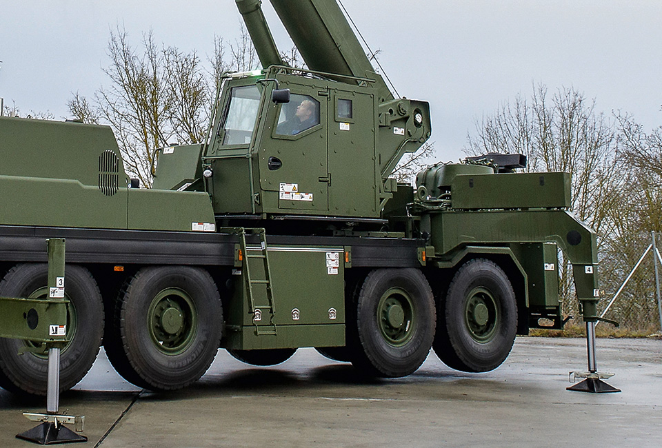 Grues Militaires Liebherr 46 OFF Servintegrales co