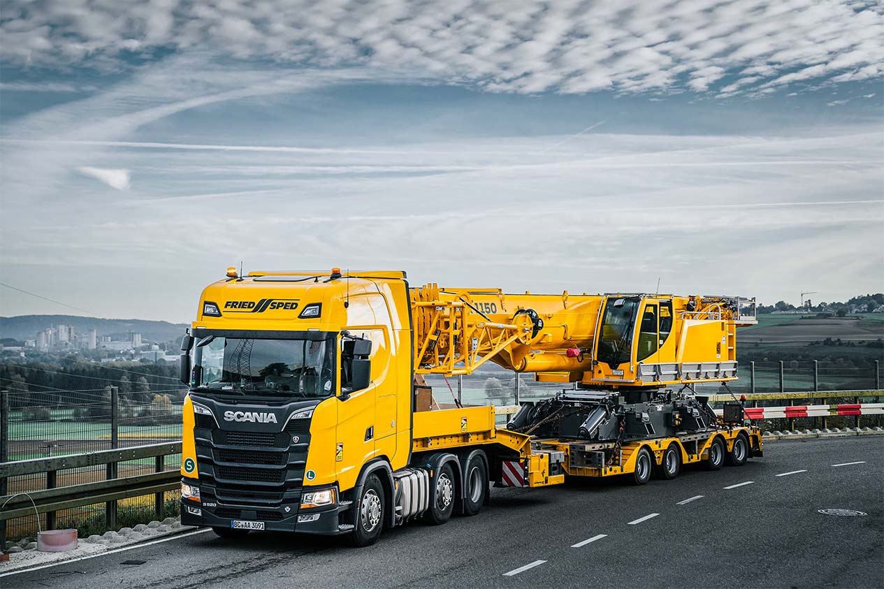 Compact and strong, transport in one | Liebherr